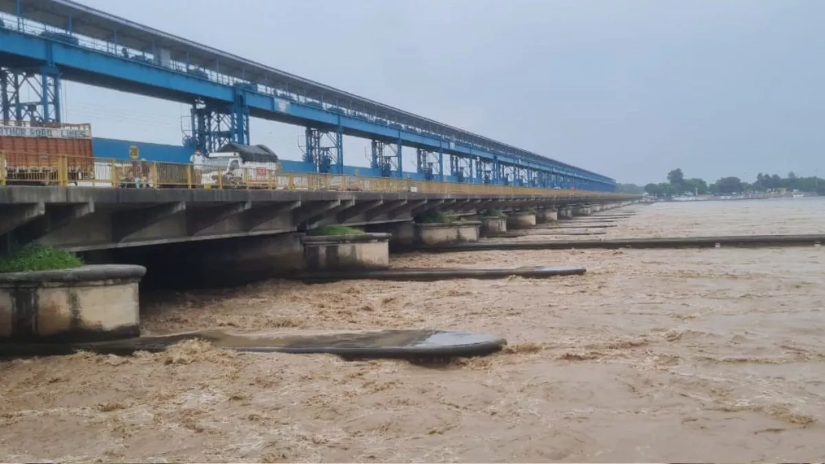 Bijnor News: गंगा ने दिखाया रौद्र रूप, आया इस साल का सबसे ज्यादा पानी ...