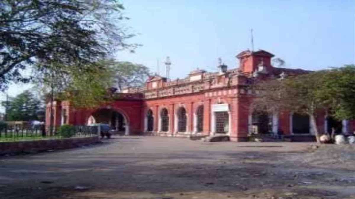 मेरठ की तिलक लाइब्रेरी को डिजिटल करने की तैयारी, कभी स्वामी विवेकानंद ...