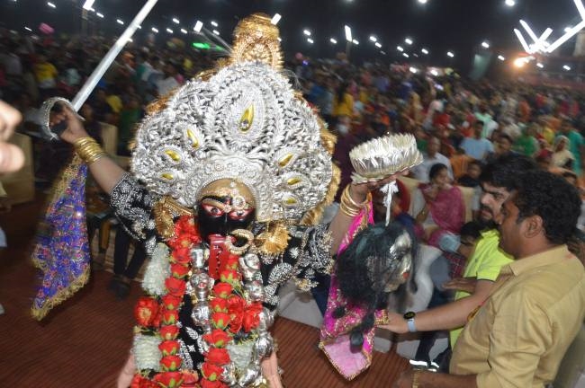 महाचंडी की विशाल शोभायात्रा में उमड़ा सैलाब - There was a huge ...