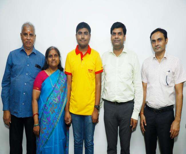 एक बार फिर धनंजय रमन ने माता-पिता को किया गौरवान्वित, जेईई एडवांस परीक्षा में देश में मिली दूसरी ...