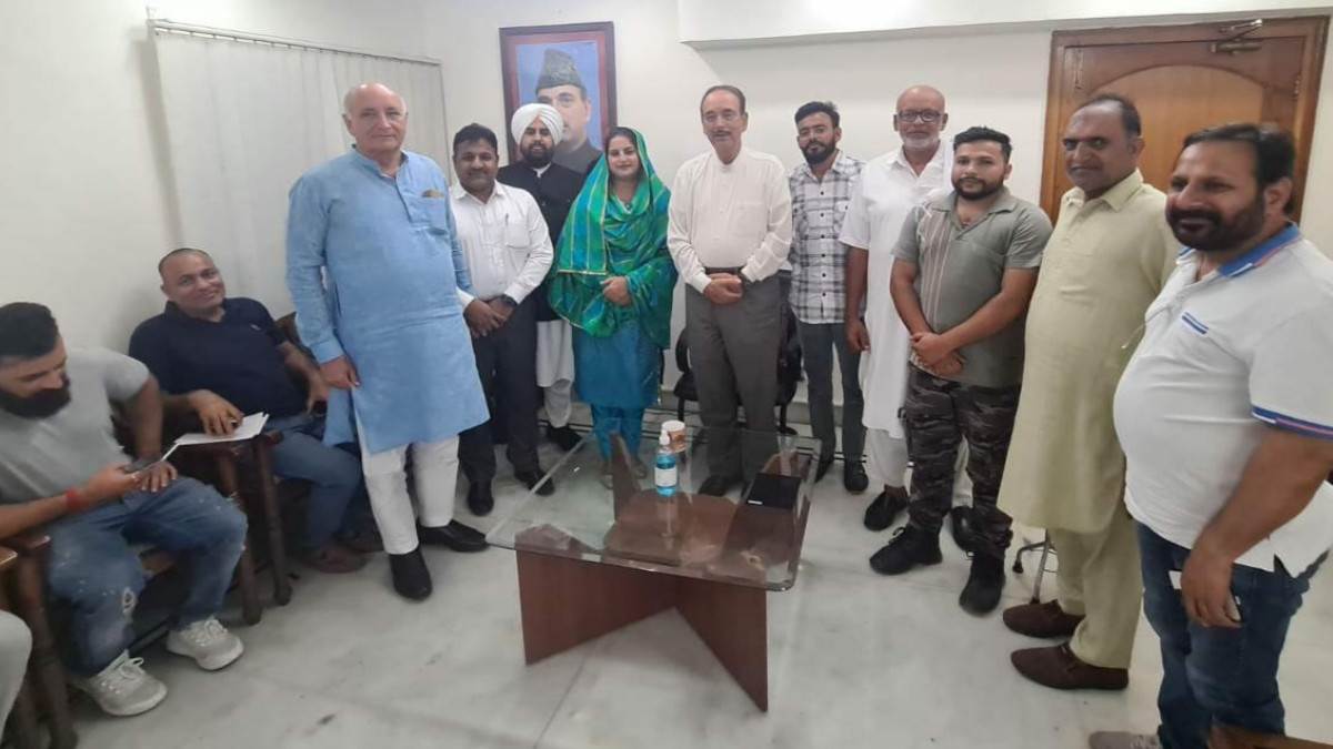 Jammu Kashmir: आम आदमी पार्टी की नेता हीना भट्टी डेमोक्रेटिक Azad ...