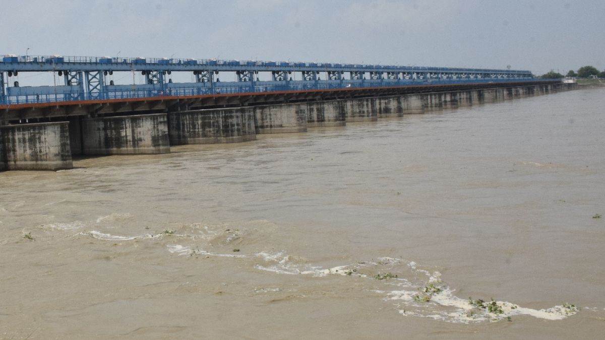 कानपुर में चेतावनी बिंदु के करीब पहुंचा गंगा नदी का जलस्तर, तटवर्ती ...