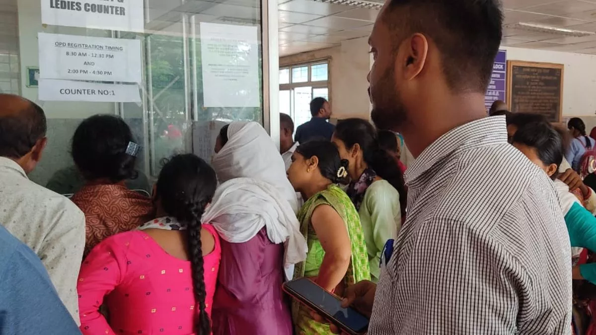 RIMS Ranchi: 'बाप रे बाप पर्ची कट गई'... रिम्स की बदहाली से मरीज परेशान ...