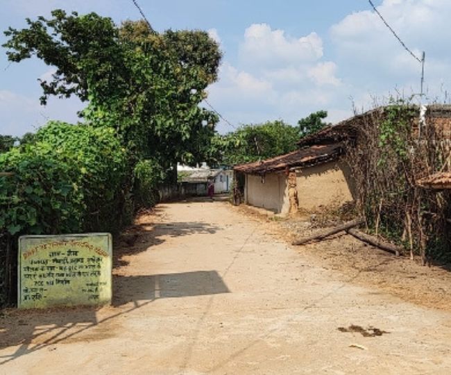 लातेहार में हिंसक प्रदर्शन करने के बाद अपना गांव छोड़कर भागे पुरूष टाना ...