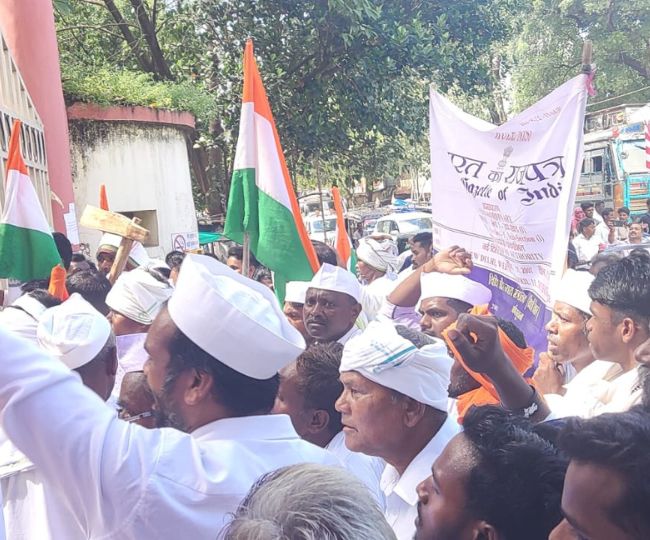 लातेहार में हिंसक प्रदर्शन करने के बाद अपना गांव छोड़कर भागे पुरूष टाना ...