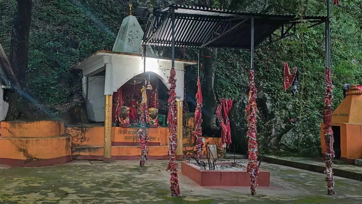 Pithoragarh: पिथौरागढ़ की पहाड़ी पर स्थित है एक चमत्कारी मंदिर, श्री ...