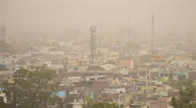 फिर से छाई धुंध ने बढ़ाया प्रदूषण का स्तर Moradabad News - pollution ...