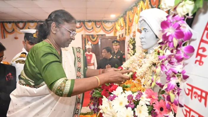 Jharkhand Foundation Day: राष्ट्रपति द्रौपदी मुर्मू पहुंचीं उलिहातु ...