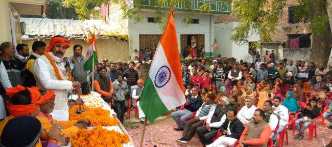 सीएए के समर्थन में पदयात्रा कर मंत्री पहुंचे लोगों के बीच,विरोधियों के ...