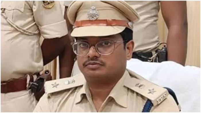 IPS Upendra Nath Verma: बिहार के एसपी का ताबड़तोड़ एक्शन, 70 पुलिस ...