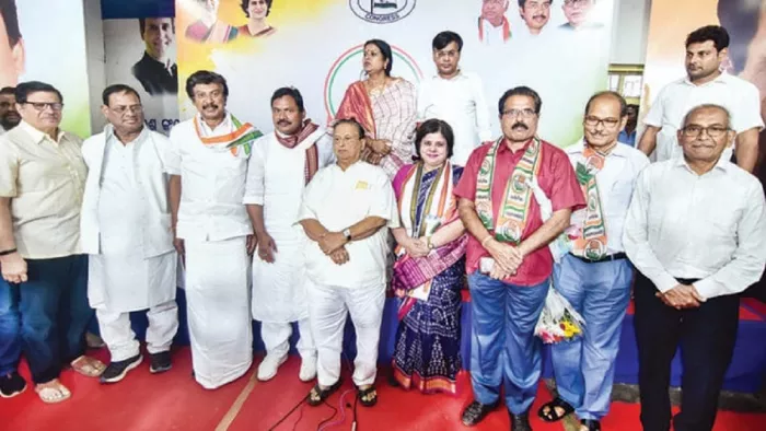 कांग्रेस में शामिल हुई दिवंगत पूर्व सांसद प्यारीमोहन की बेटी सिक्ता ...