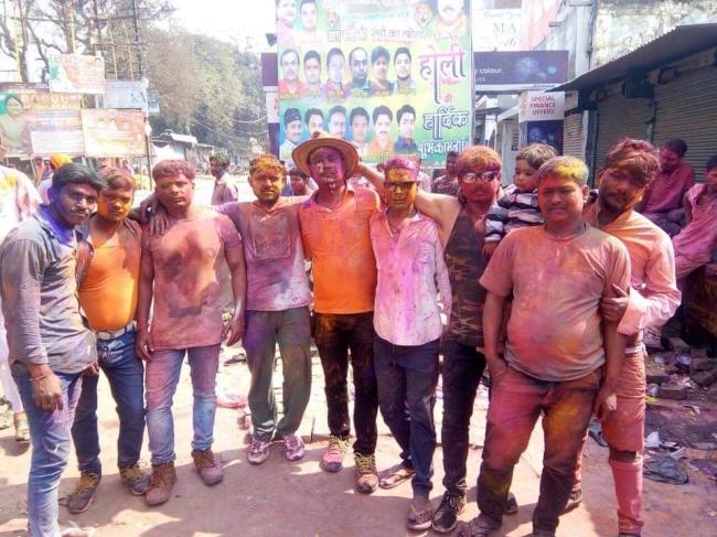 कपड़ा फाड़ होली देखनी हो तो बहराइच आइए.. - if you want to see Holi ...