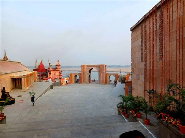 वाराणसी में अब गंगा द्वार से वीआइपी का विश्वनाथ मंदिर में होगा प्रवेश ...