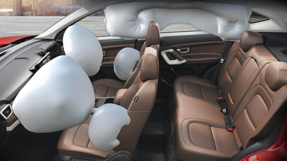 दुर्घटना के दौरान Airbag कैसे करता है काम? आसान भाषा में समझें इस जीवन रक्षक कवच के फायदे - How ...