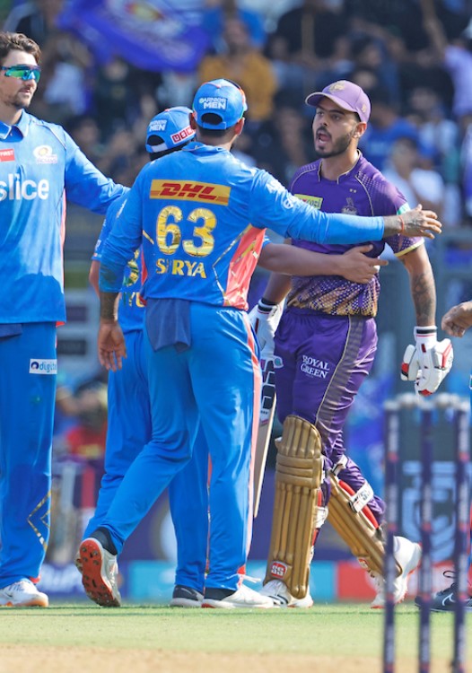 IPL 2023 VIDEO: वानखेड़े में गोविंदा के दामाद ने दिखाई दादागिरी, बल्ला ...