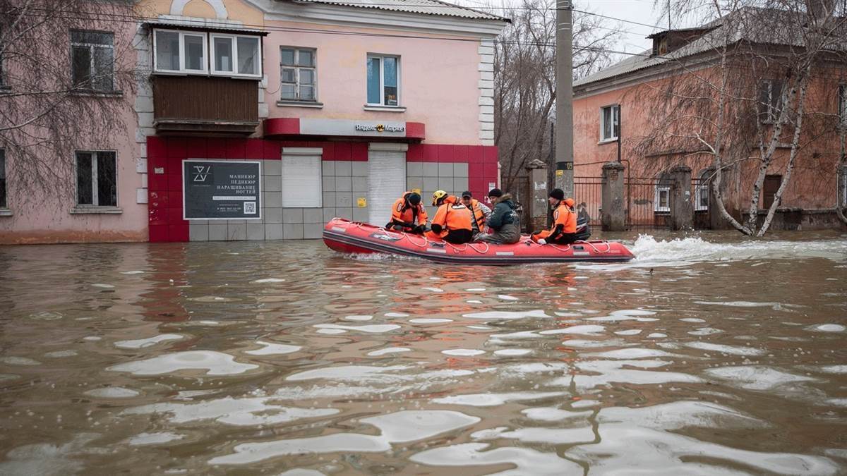 Flood in Kazakhstan: बाढ़ से कजाकिस्तान के कई इलाके जलमग्न, यूराल नदी ...