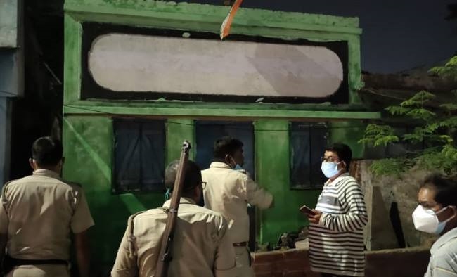 माकपा कार्यालय पर तृणमूल ने जमाया कब्जा - माकपा कार्यालय पर तृणमूल ने ...