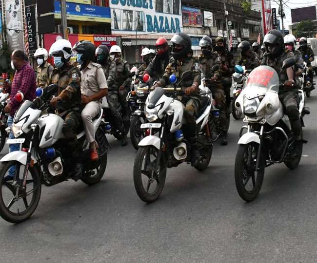 रांची में पुलिस-प्रशासन का फ्लैग मार्च लोगों से कानून का पालन करने की ...