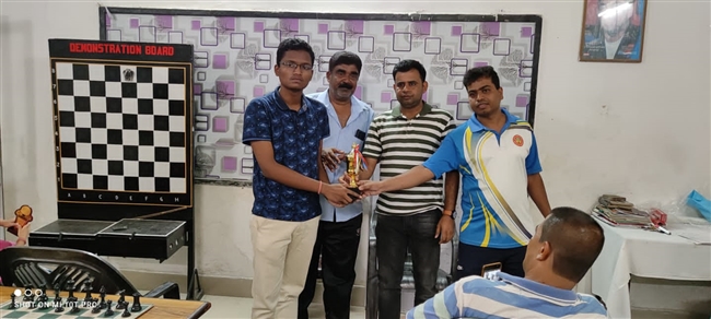 ओपन शतरंज प्रतियोगिता में परितोष प्रधान बने चैंपियन - Paritosh Pradhan ...