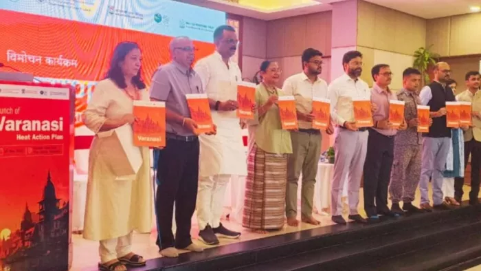 Varanasi news: वाराणसी में लू से बचाव के लिए हीट एक्शन प्लान लॉन्च, शहर ...