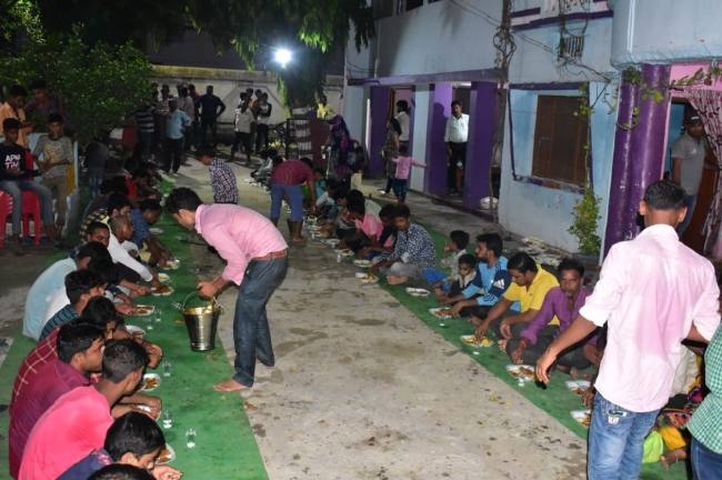 साईं मंदिर में देर रात तक चला भजन एवं भंडारा