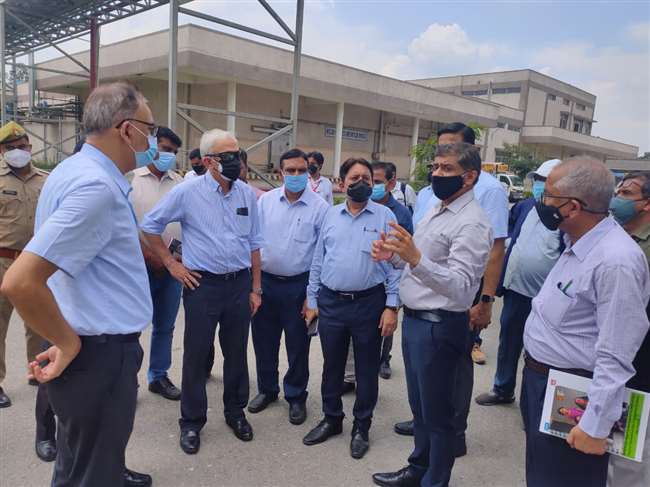 वाराणसी के रामनगर में बायोगैस एनर्जी प्लांट लगाने के लिए पराग डेयरी का ...