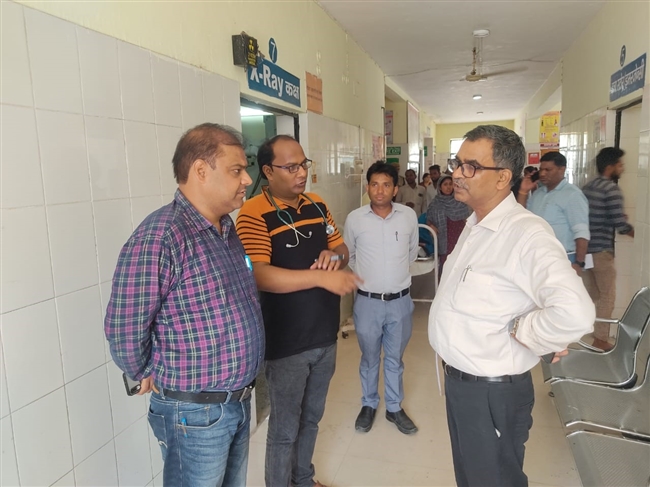 सीएमओ के निरीक्षण में गायब मिले डाक्टर व टेक्नीशियन - Doctors and ...