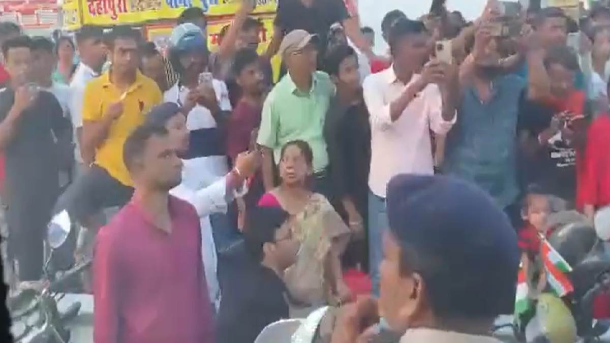 शिवानंद तिवारी के साथ अचानक मरीन ड्राइव की सैर पर निकले लालू, रथ में ...