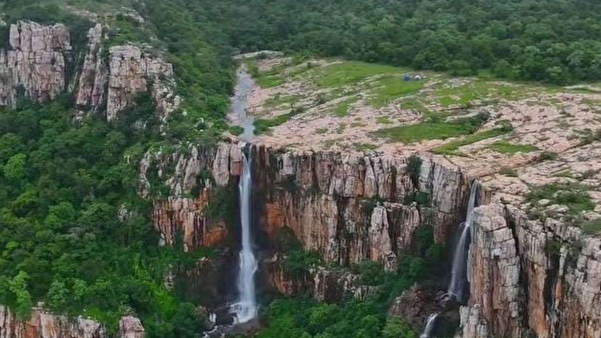 मानसून में शिशुपाल पर्वत घूमने का बना सकते हैं प्लान, ट्रैकिंग और ...