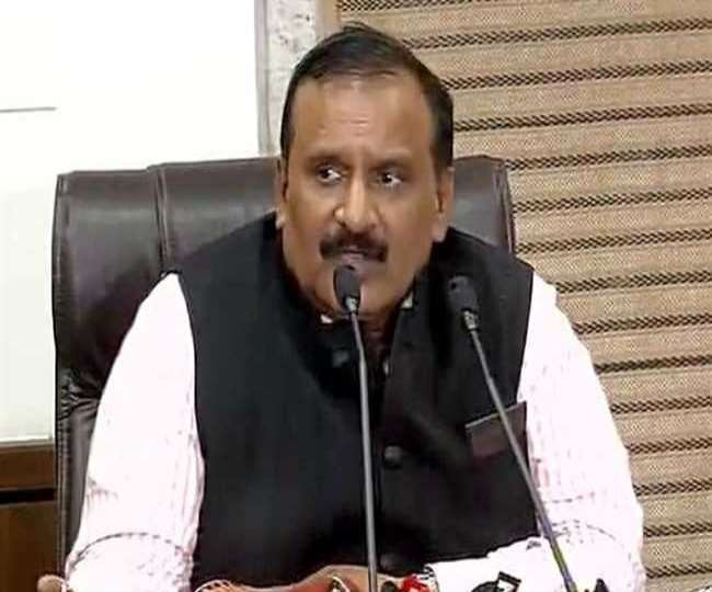 यूपी के पूर्व मुख्य सचिव ने FIR को बताया निराधार, कहा- नही जानता किसी ...