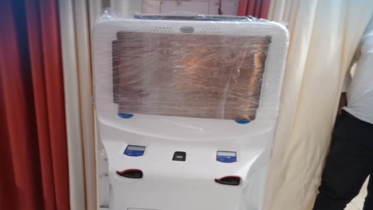 Health ATM in Gorakhpur: बस मशीनें पहुंचीं, नहीं शुरू हुई जांच- निराश ...