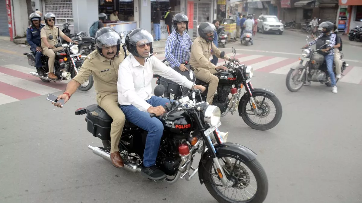 DM और SSP का अनूठा अंदाज देखकर हैरत में रह गए शहरवासी; 12 KM बुलेट से देखी देहरादून की ...