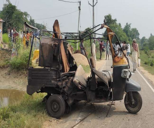 बिहार दो अॉटोरिक्शा में टक्कर के बाद हुआ जबर्दस्त विस्फोट, दो की मौत 10 ...