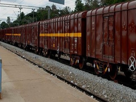 Indian Railway: देश की पहली स्वदेशी एल्युमीनियम रैक वाली मालगाड़ी को ...
