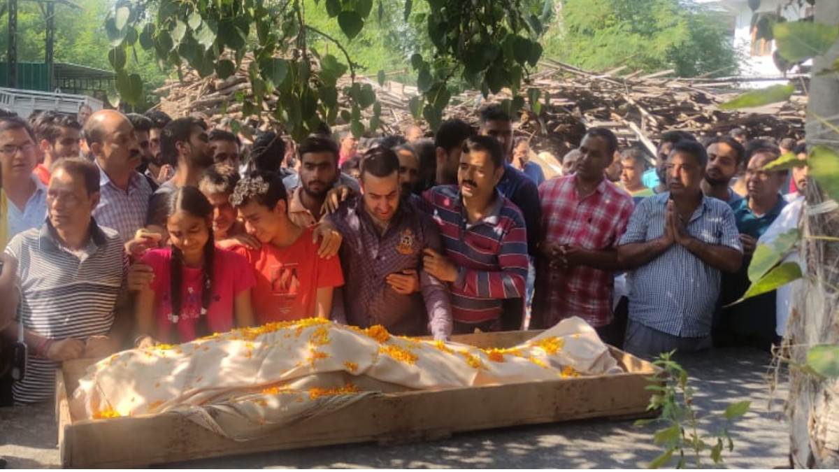 Kashmiri हिंदू पूर्ण कृष्ण भट्ट पंचतत्व में विलीन, कश्मीरी हिंदुओं ने ...