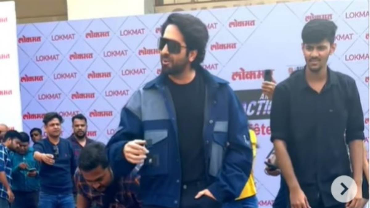 Ayushmann Dance with Fans: आयुष्मान खुराना ने एन एक्शन हीरो के गाने पर ... Ayushmann Dance with Fans: आयुष्मान खुराना ने एन एक्शन हीरो के गाने पर ...