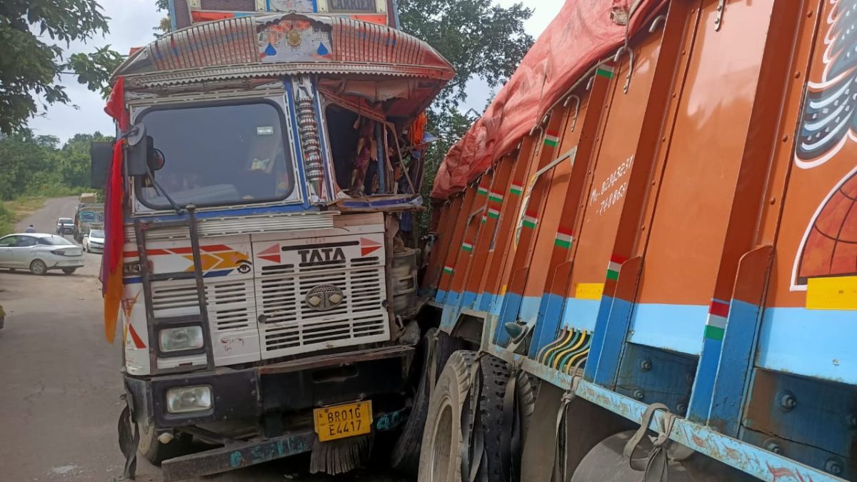 Latehar News: लातेहार में एक वर्ष में 98 सड़क दुर्घटनाएं, 16 लोगों की ...