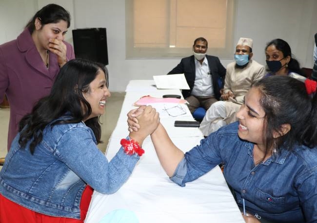 प्रतियोगिता में छात्राओं ने दिखाई प्रतिभा फाइनल आज - Girls show ...