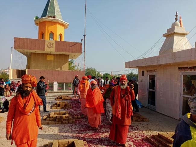 वर्ष 2006 में स्वयं करवा था समाधि का निर्माण, सोमवती अमावस्या को त्यागी ...