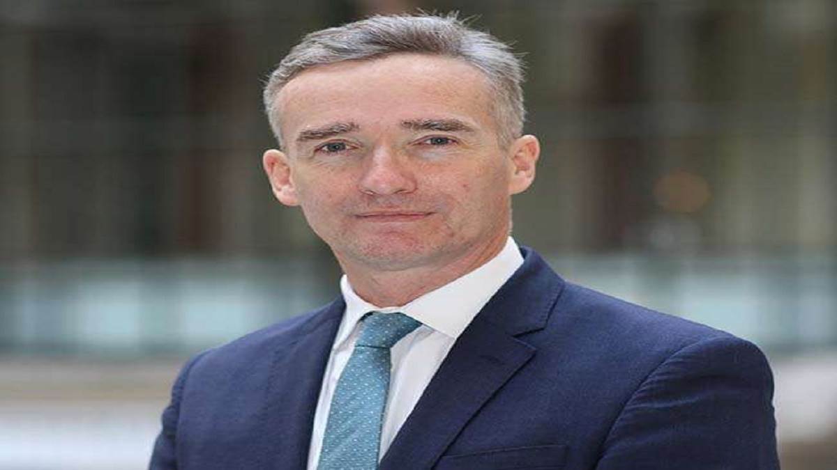 ब्रिटिश उच्चायुक्त एलेक्स एलिस ने कहा- भारतीयों को 15 दिनों के अंदर ...