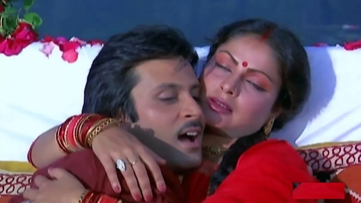 जब Rakhee ने की थी 25 हजार की डिमांड, इस डायेक्टर को गिरवीं रखने पड़े थे मां के गहने ...