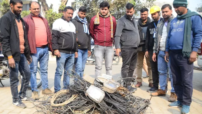 अब बिजली चोरों के खिलाफ गैंग्स्टर एक्ट की तैयारी, संभल में दूसरे दिन भी ...