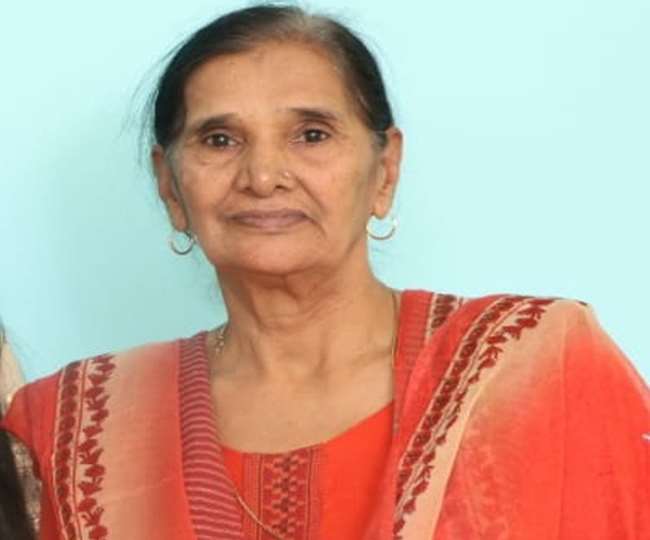 चरखी दादरी की ये शिक्षिका हैं समर्पण की ऐसी मिसाल रिटायर होने के ...