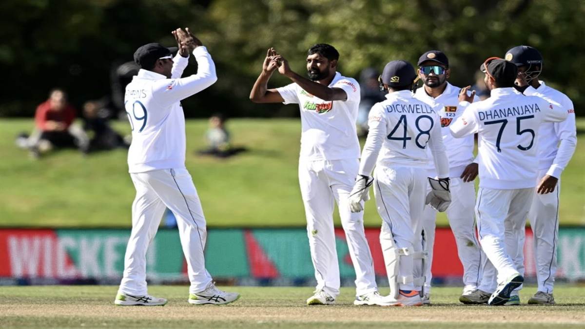 SL vs IRE 1st Test: Prabath Jayasuriya ने खोला पंजा, ताश के पत्तों की ...