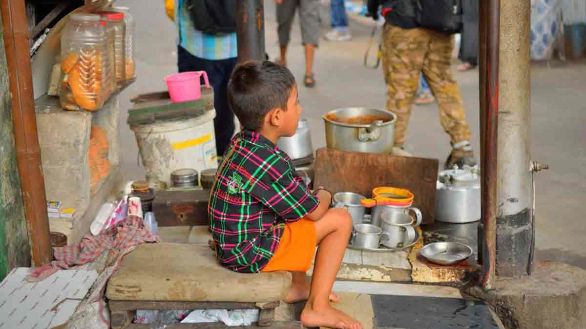 चौराहों पर कुम्हलाते बचपन को संवारने के लिए अभियान शुरू, अब तक 31 बाल ...