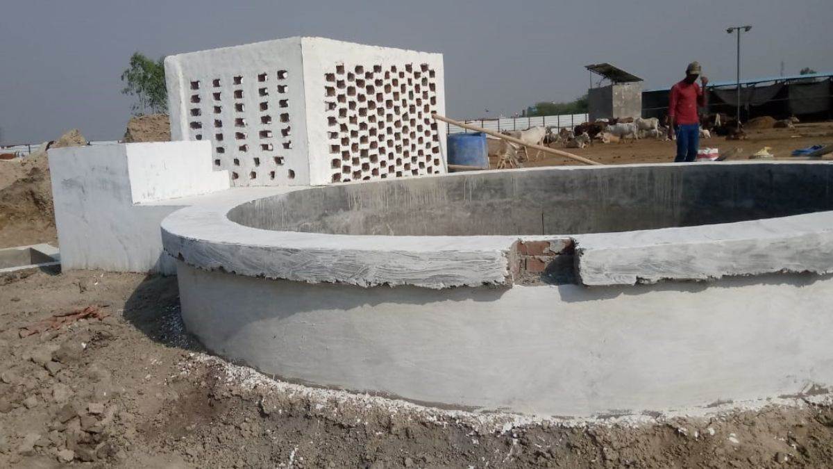 Greater Noida: गोबर गैस से घुमेंगी आटे की चक्की, जैविक खाद होगा तैयार ...