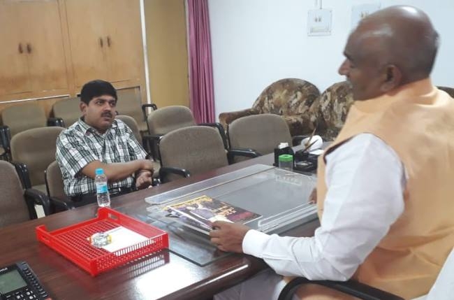 शिक्षा मंत्री के फीस एक्ट पर डीएम के सुझाव लेने के निर्देश