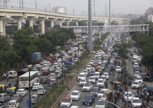 एनएच-9 पर जाम का झाम बरकार, दिन भर परेशान हुए लोग
