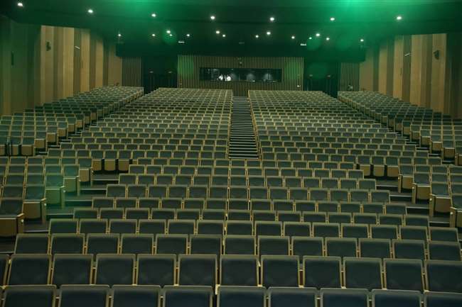 Varanasi Rudraksh Convention Center तीन घंटे का तीन लाख होगा किराया ...