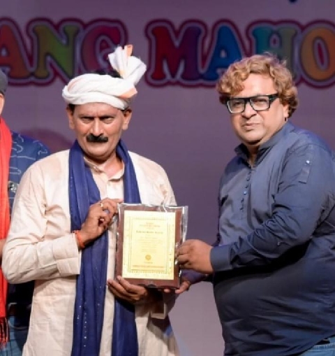 बिरहा गायक मन्नू को फोक आर्ट मास्टर अवार्ड - Birha singer honored with ...